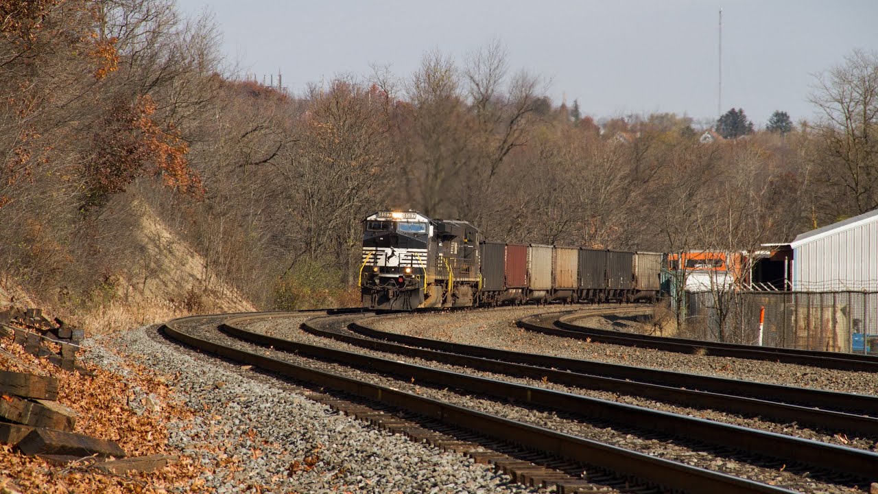 [1080p] NS Pittsburgh Line: Amtrak & NS At Brickyard Crossing - YouTube