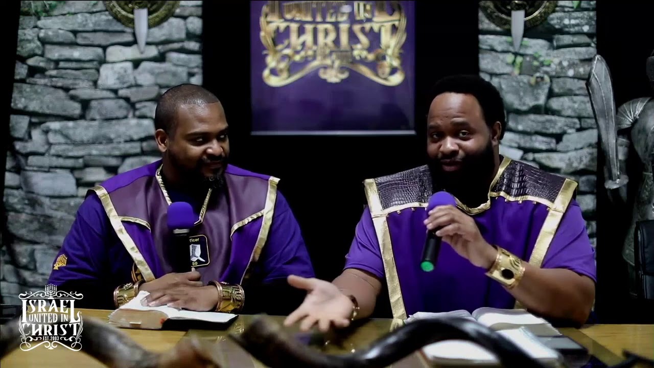 #IUIC: 15 Minutes with the Captains: Do We Have To Speak Hebrew? - YouTube