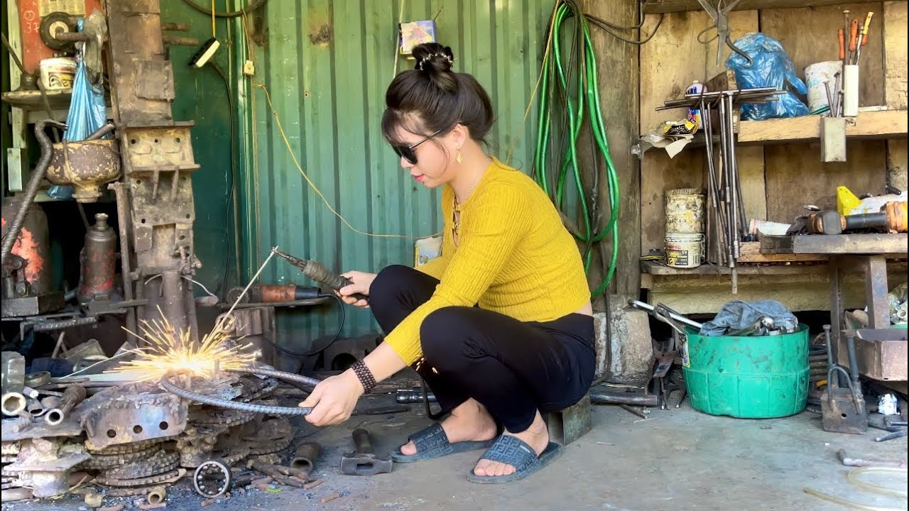 Cute Genius Girl Perfectly Repairs Tractor - YouTube