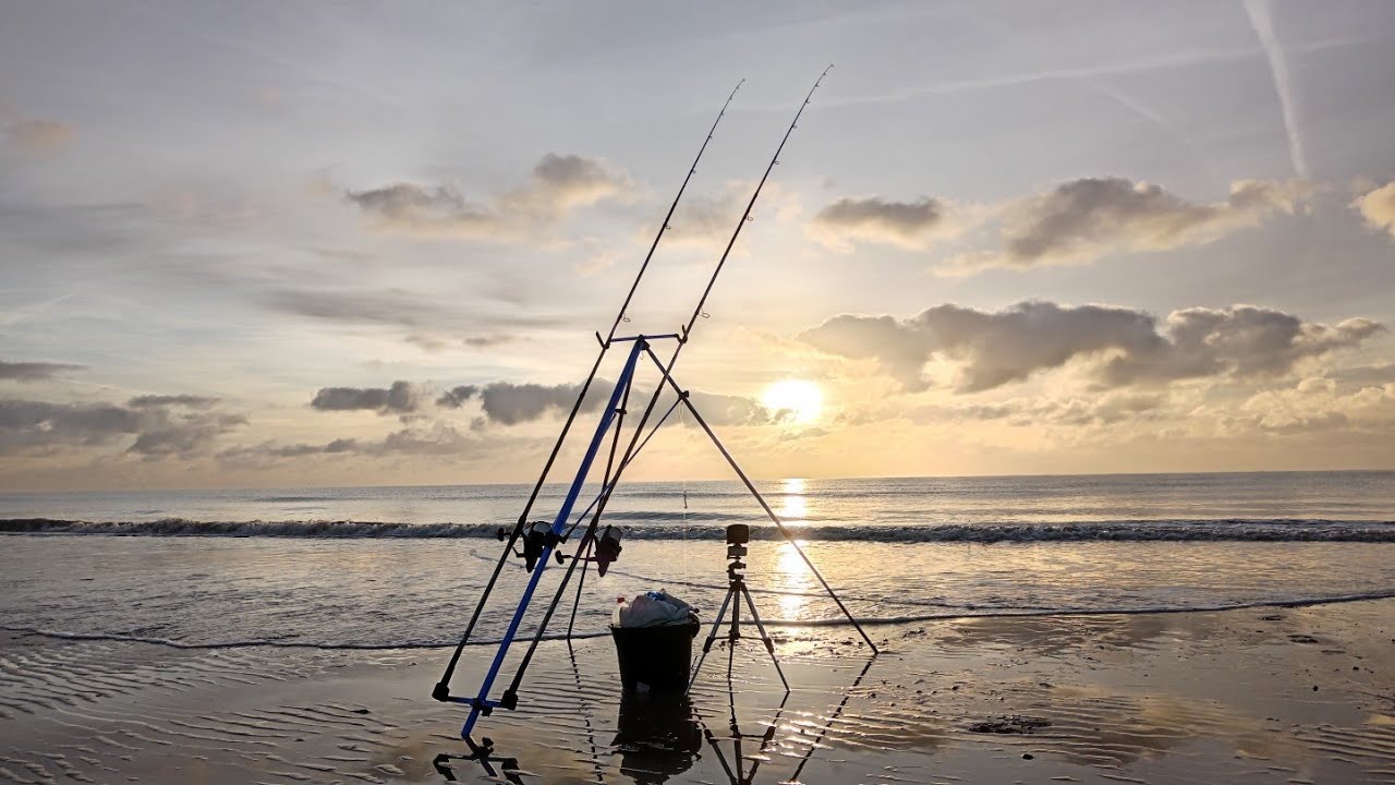 SEA FISHING UK - WINTER SHORE FISHING AT PEVENSEY BAY - DABS FLOUNDER ...