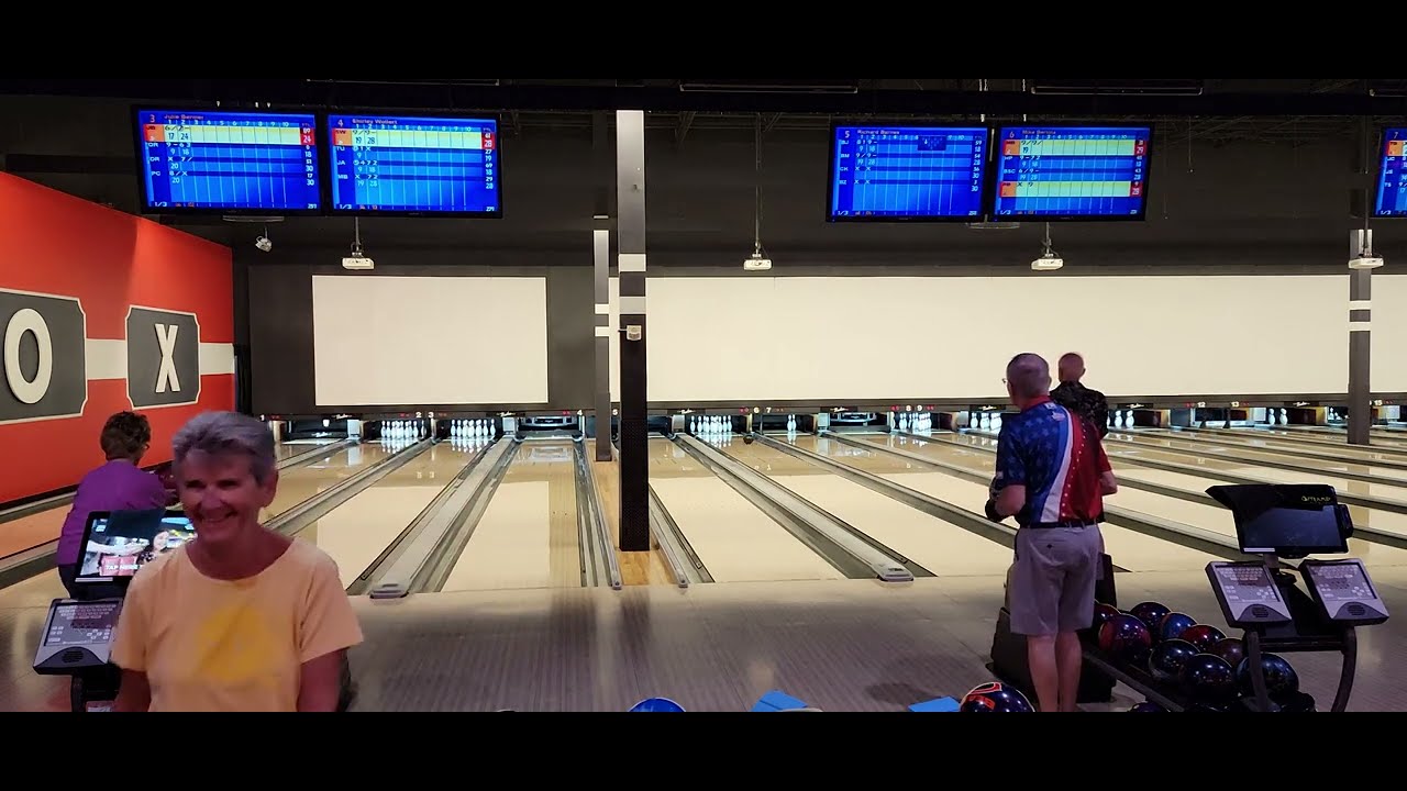 Bowlero Gilbert Groovy Seniors Oct 4,2023 - YouTube