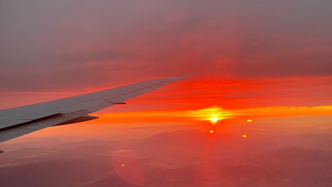 STUNNING SUNSET Delta 767-400 Landing into San Diego - YouTube