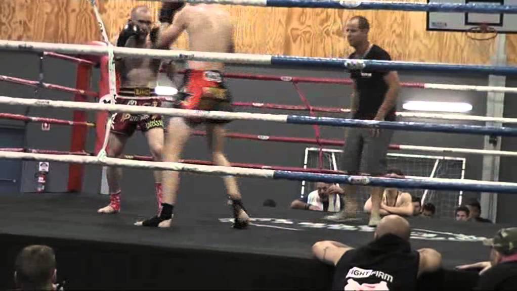 Ethan Cannon VS Raymond Seres 58KG Muay Thai - YouTube