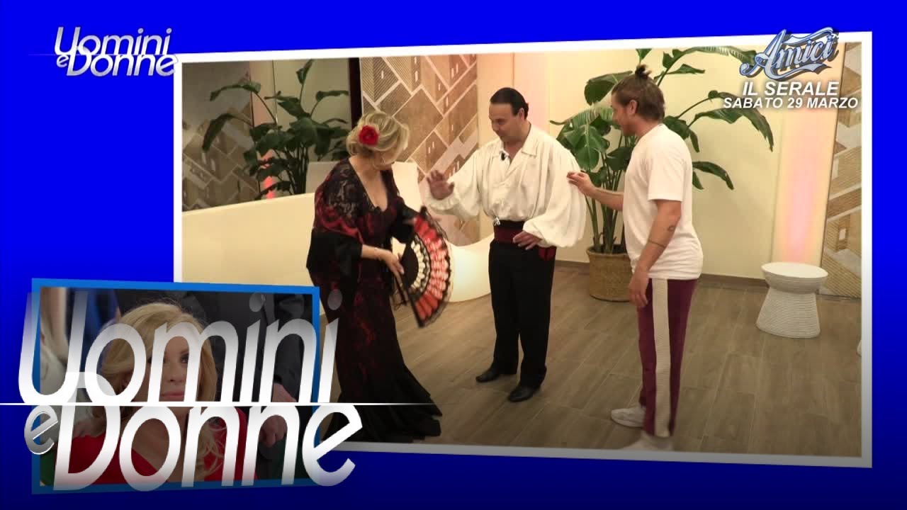 Uomini e Donne, Trono Classico - L'esterna di Tina e Cosimo - YouTube