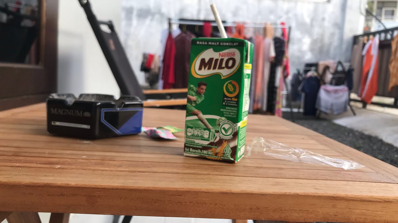 Minum susu milo - YouTube