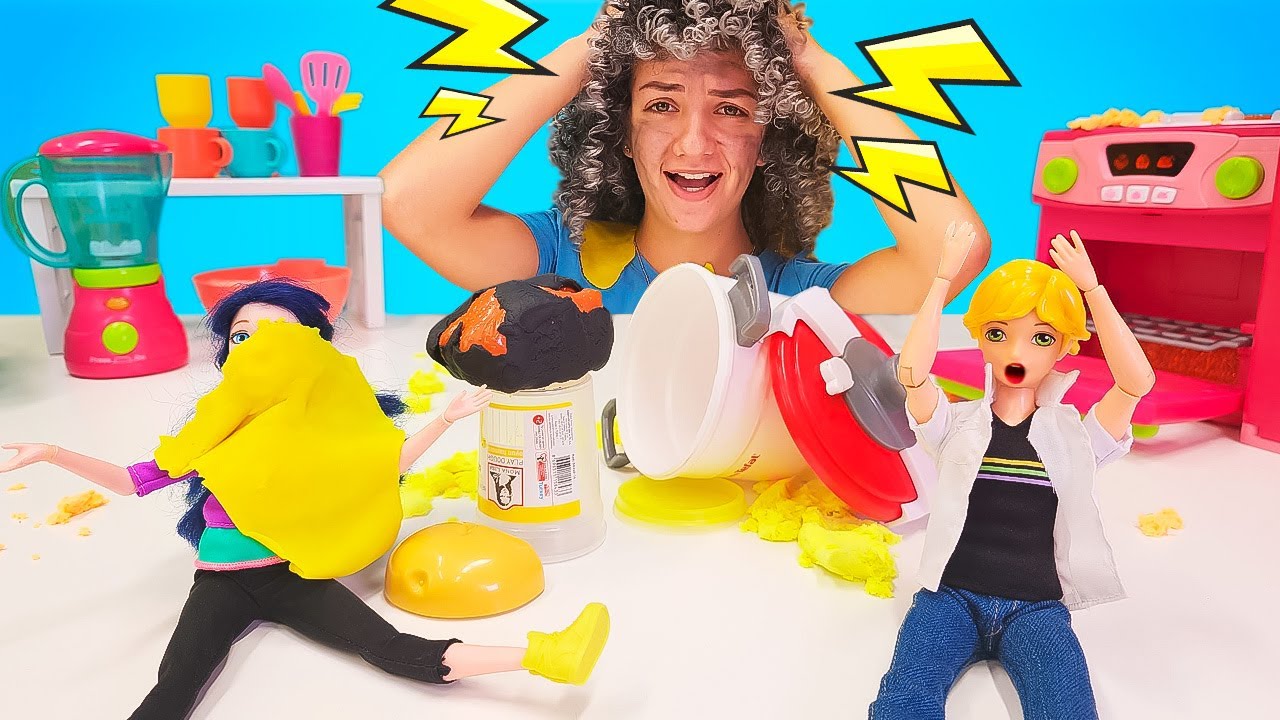 Marinette and Adrien on a toy kitchen for kids. Ladybug dolls videos ...