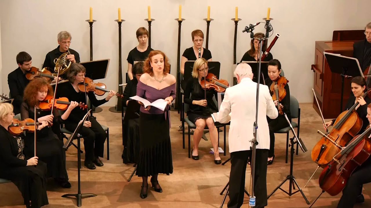 Alexandra Sherman (mezzo-soprano) sings "Oliver Cromwell" - YouTube