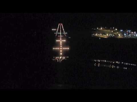 C172 Final approach at night into Humberside airport - YouTube