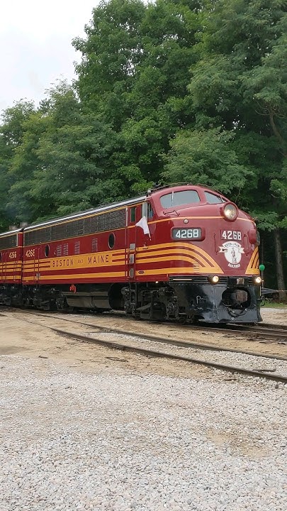 BOSTON & MAINE 4266/4268 - CONWAY SCENIC - YouTube