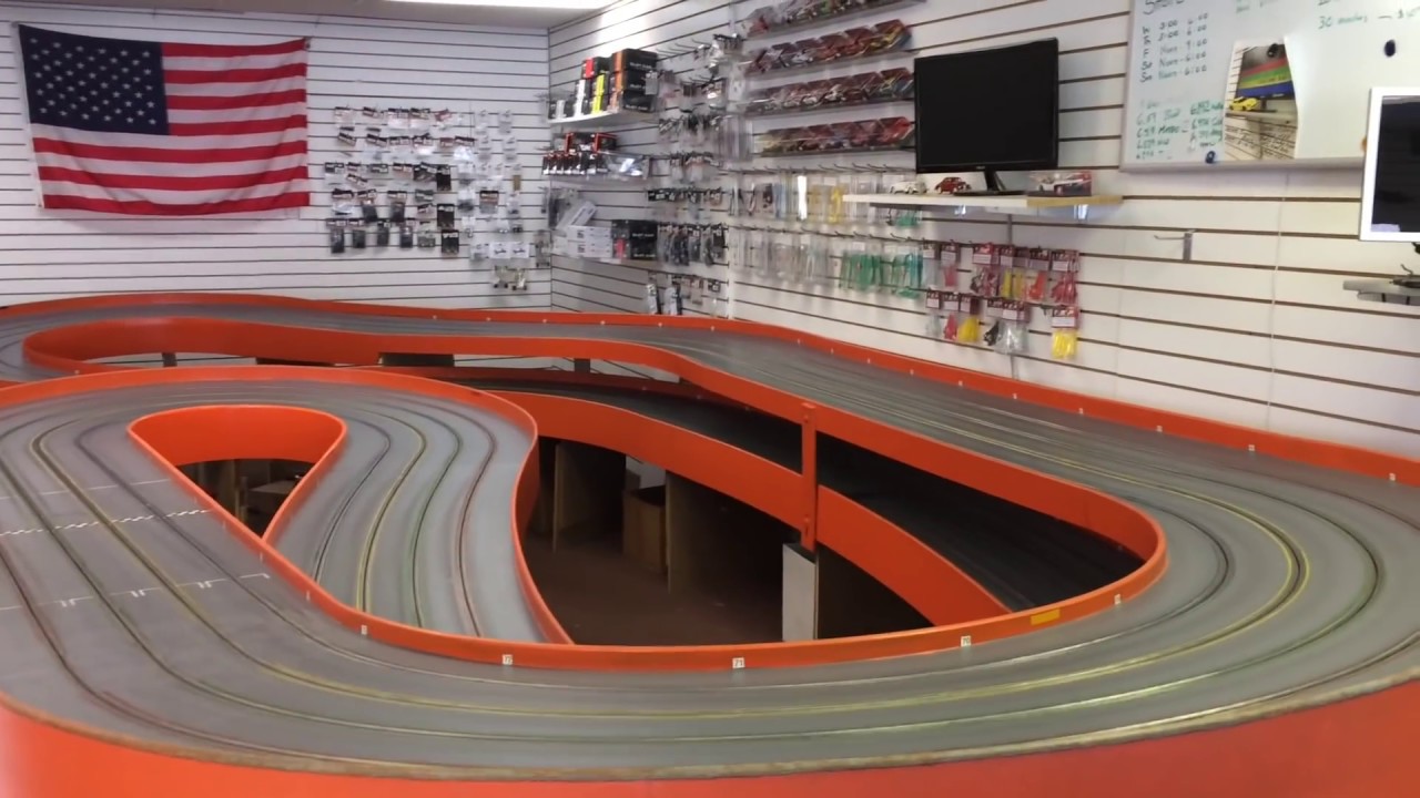 Clover Leaf Racing Visit - Carrera USA - YouTube