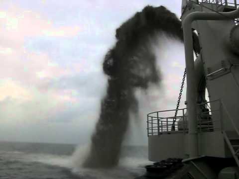 Dredging: Rainbowing of a TSHD - YouTube