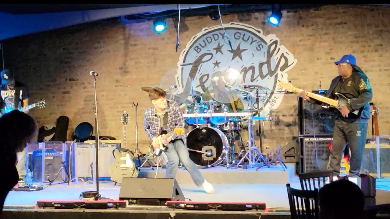 Funky Blues jam at Buddy Guy's Legends - YouTube