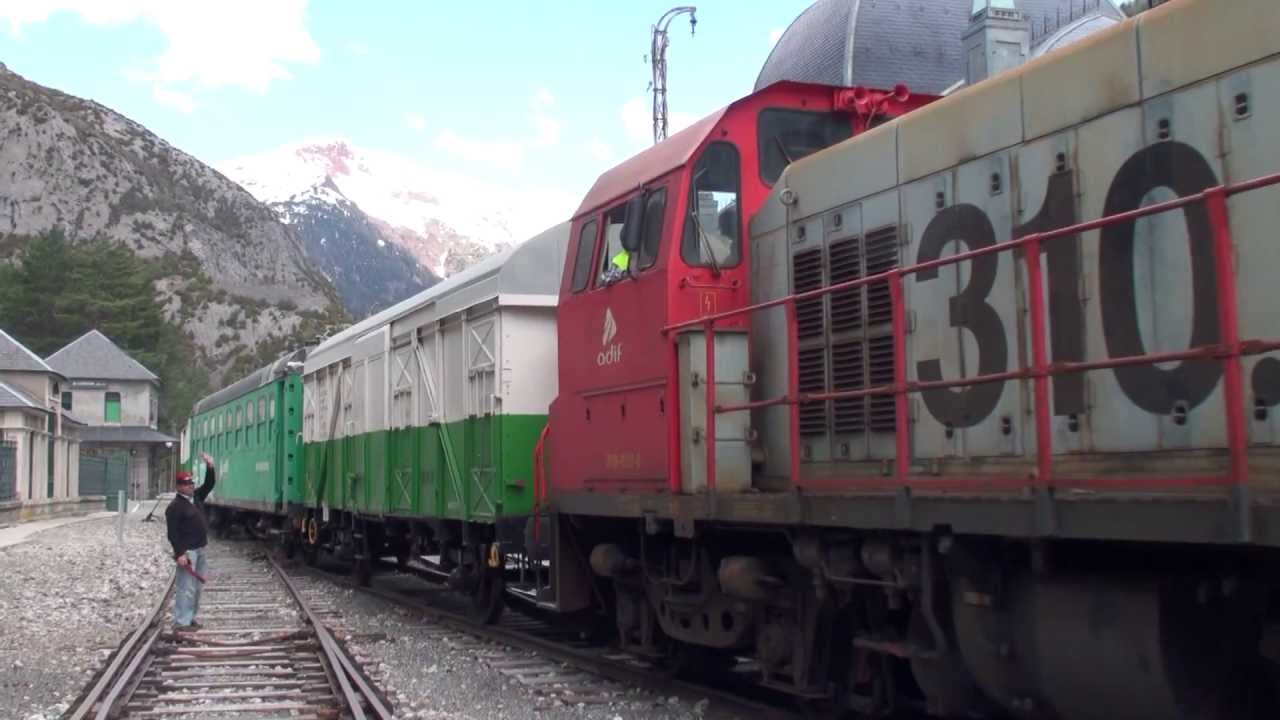 LOCOMOTORA 310 .TREN HERBICIDA EN CANFRANC. - YouTube