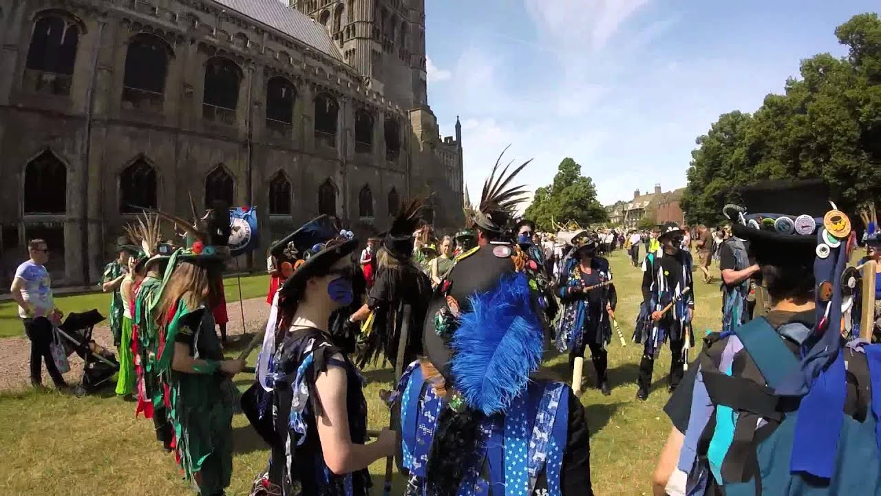 Ely Folk Festival 2015 Procession - YouTube