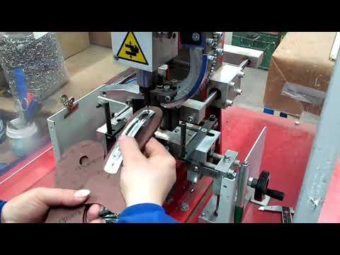 Manual steel shank rivetting machine with automatic centrator.