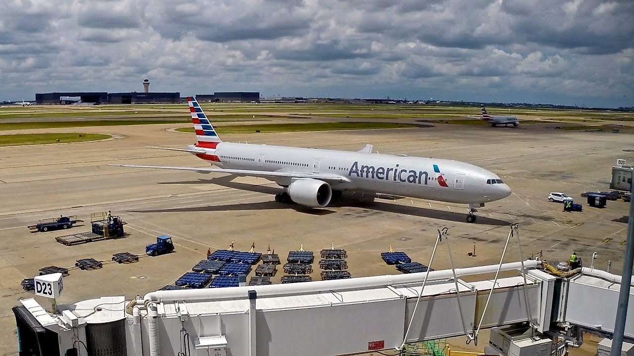 Dallas/Fort Worth (DFW) Time-Lapse – American – Boeing 777-300 & More ...