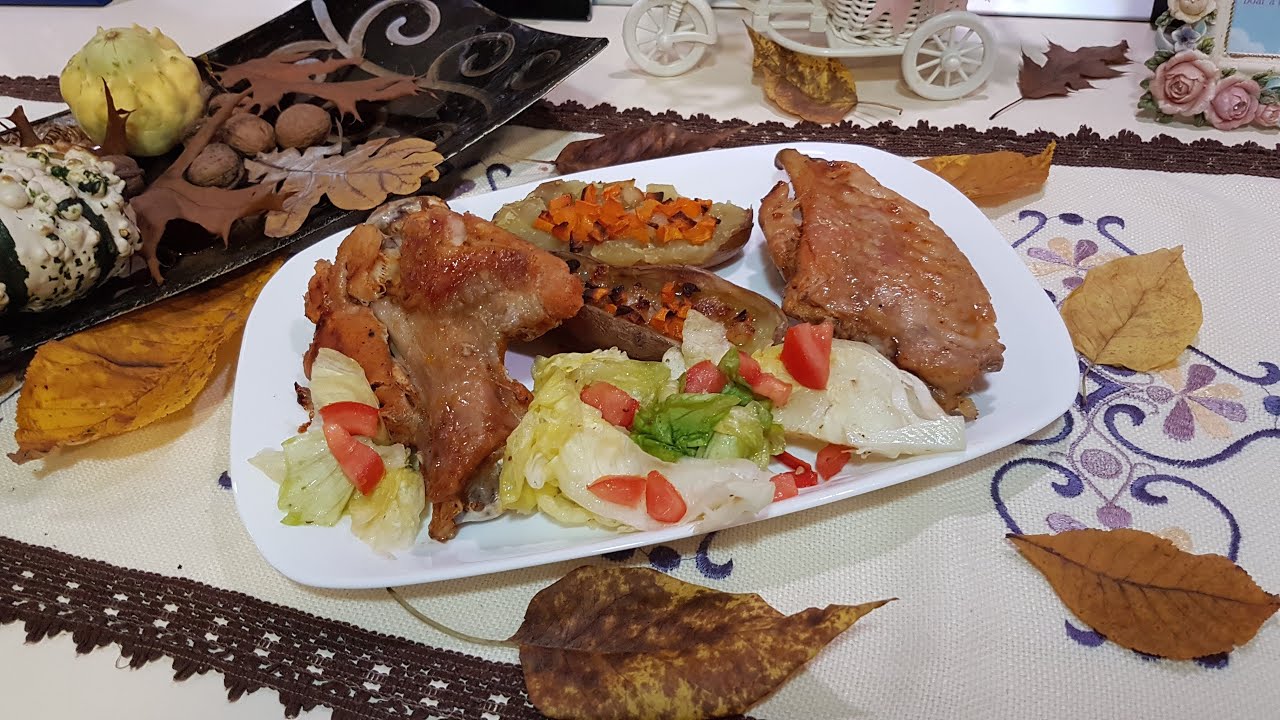 Aripi de curcan cu bărcuțe de cartofi umpluți cu dovleac și șunca de ...