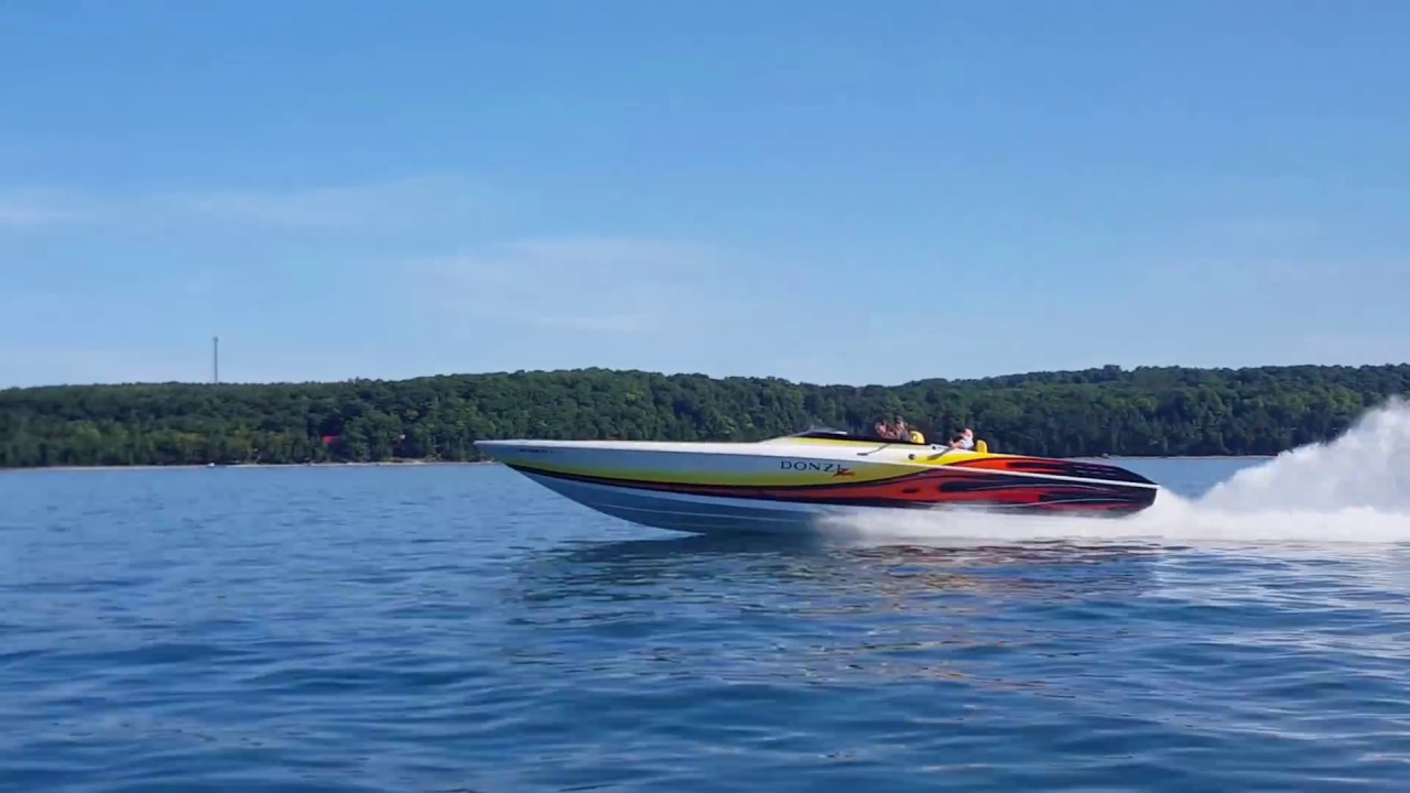 Donzi 38 ZR - YouTube