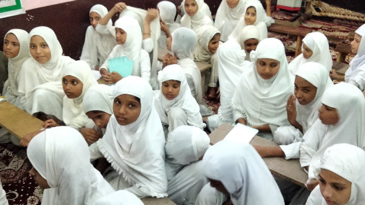 Dilo me behayai hai ye faishan ka zamana hai #Alshifa.Alisha #Maktab ...