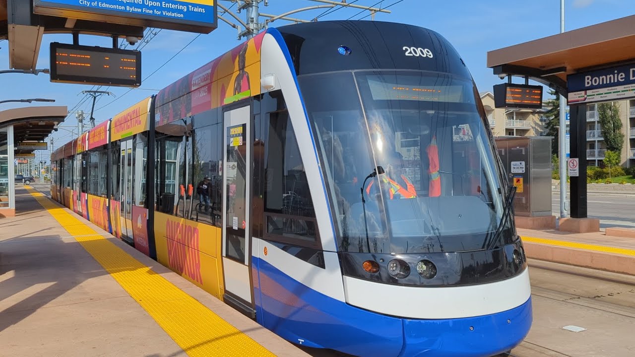 ETS LRT Bombardier Car #2009 (Valley Line) Southbound - YouTube