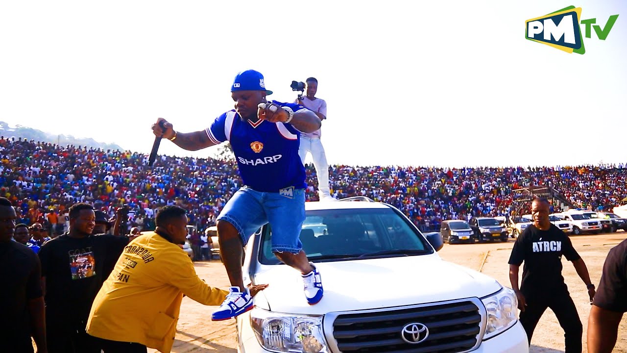 HARMONIZE AZUA GUMZO ALIVYORUKA KWENYE GARI,AIBUA SHANGWE KWA MASHABIKI ...