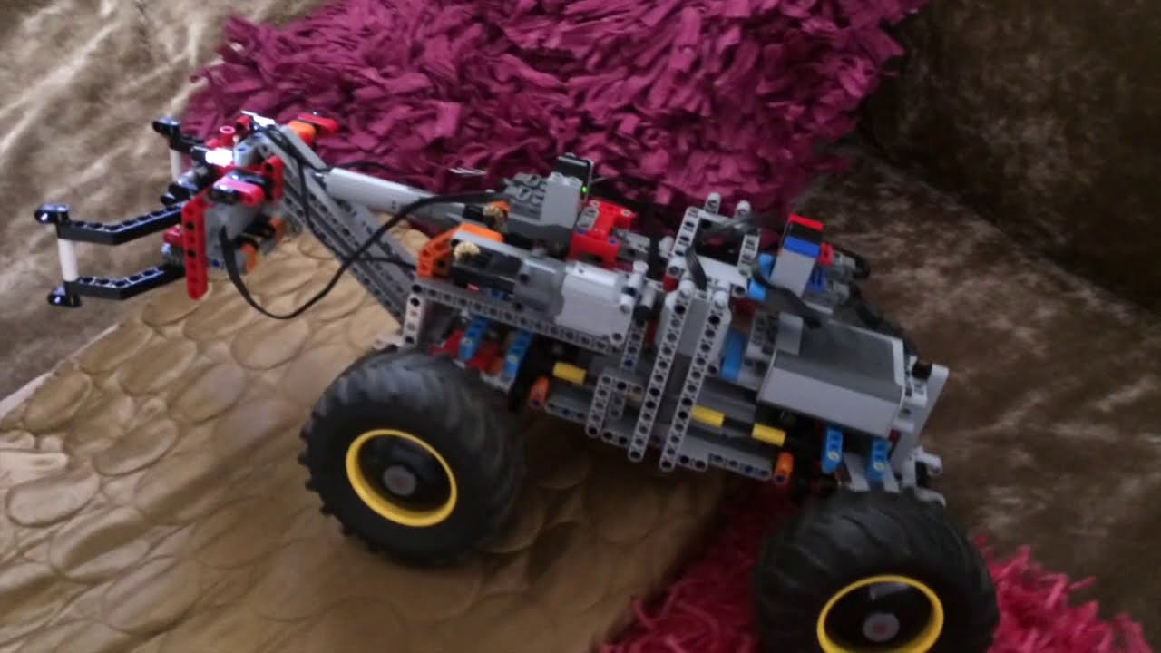 Lego Technic 4x4 Grab Arm with lights - YouTube