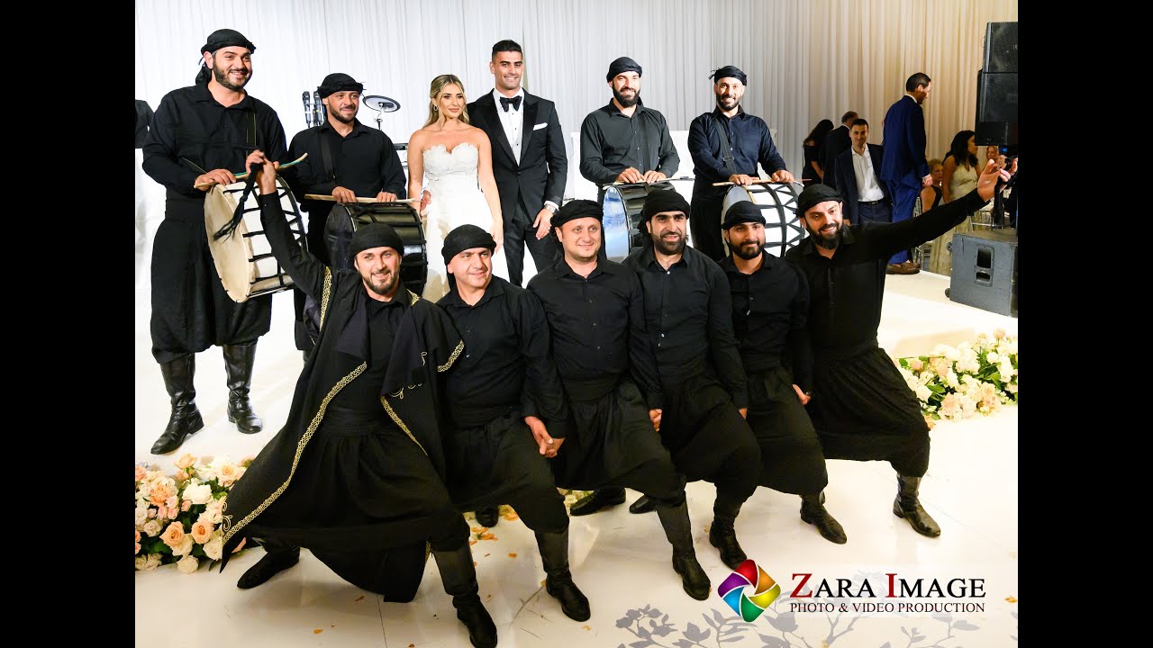 Dabke and zaffa of Baalbek - Fusion Zaffa - YouTube