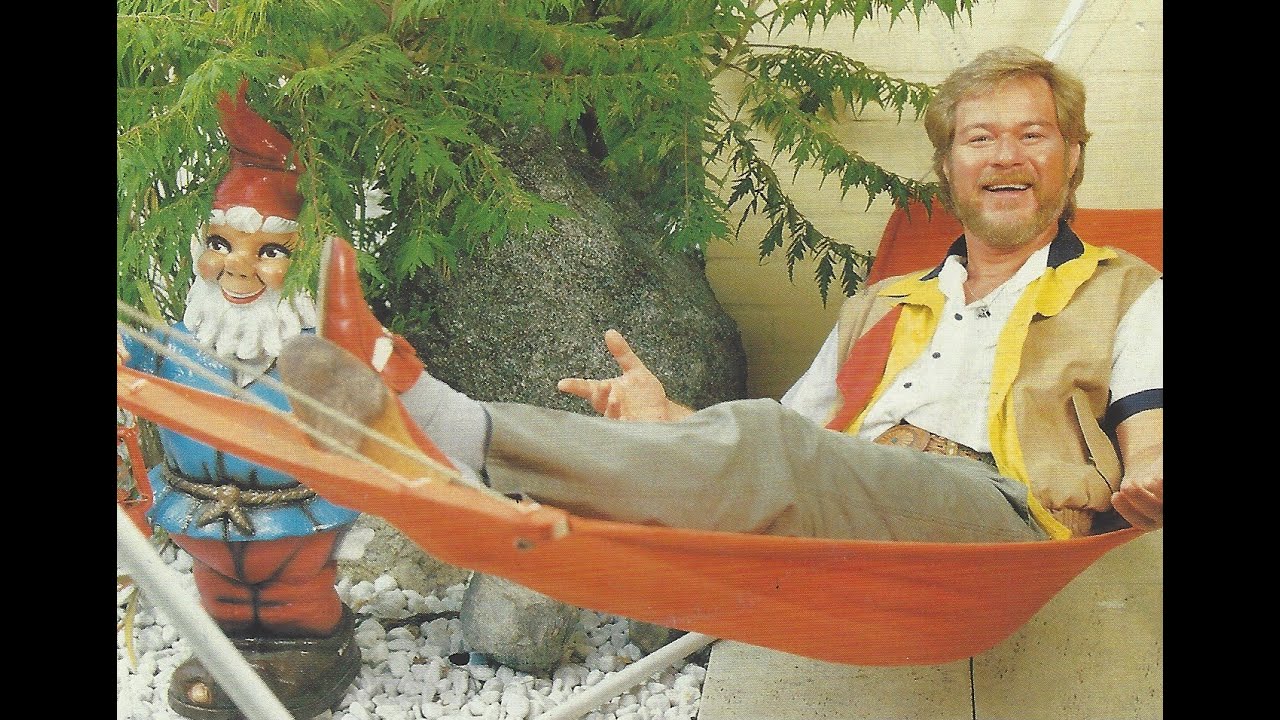 Peter Petrel - Fetzer - 1985 - YouTube