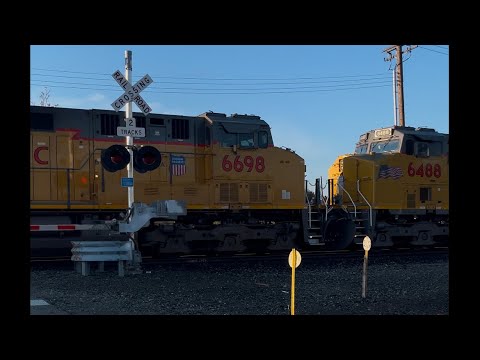 UP 7201 MROMI With Flagless GEVO Westbound 20th St Crossing - YouTube
