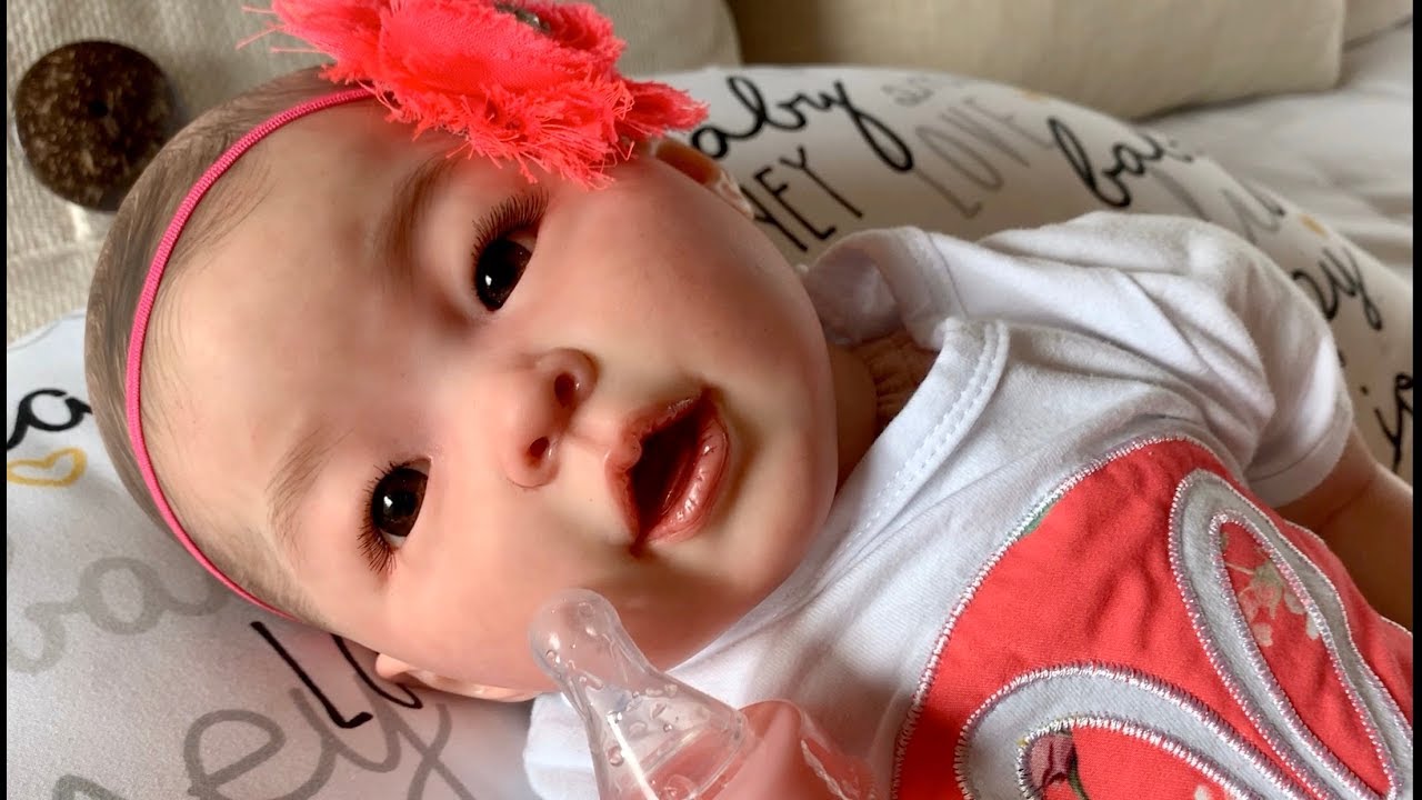 reborn role play baby Mae morning changing and bottle hanging in moms ...
