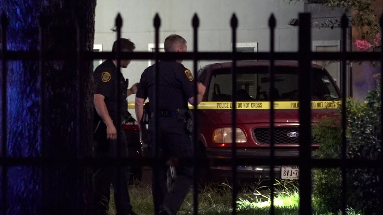 Uber Eats Driver Shot During Possible Robbery Attempt - YouTube