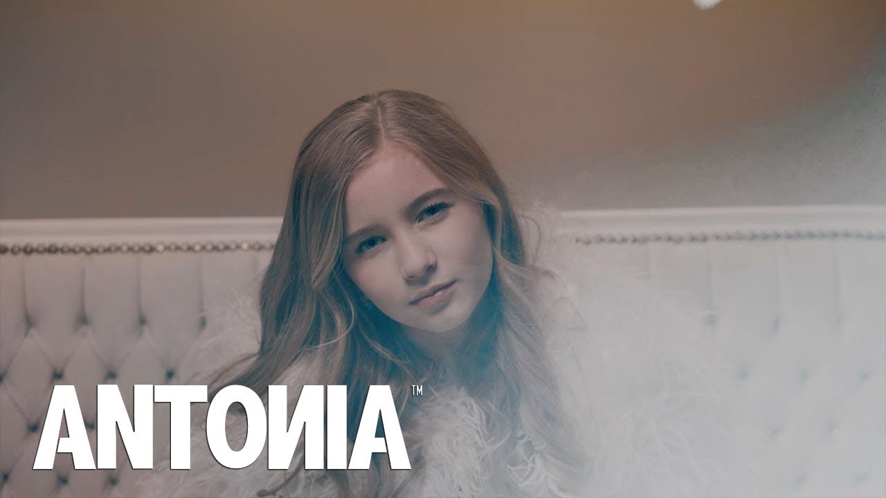 ANTONIA - In Oglinda | Lyrics Video - YouTube