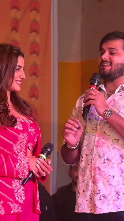 Arvind Akela Kallu Singh Akshara Singh love song #arvind_akela_kallu_stage #akshara_singh_new ...