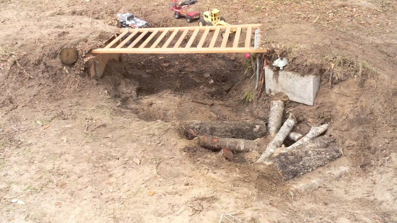 RC 4x4 obstacle course Log Pit Side. - YouTube