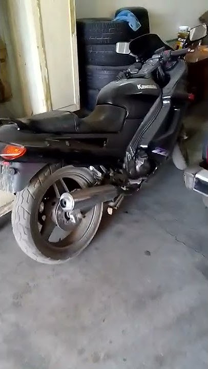 Kawasaki ZZR 250 - YouTube