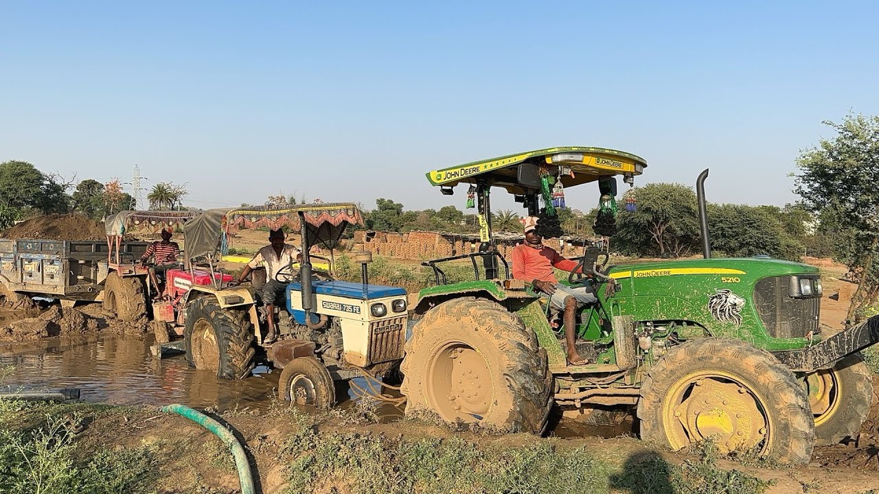 Stuck Badly in Mud Mahindra 575 Tractor Pushing Together Sonalika and ...