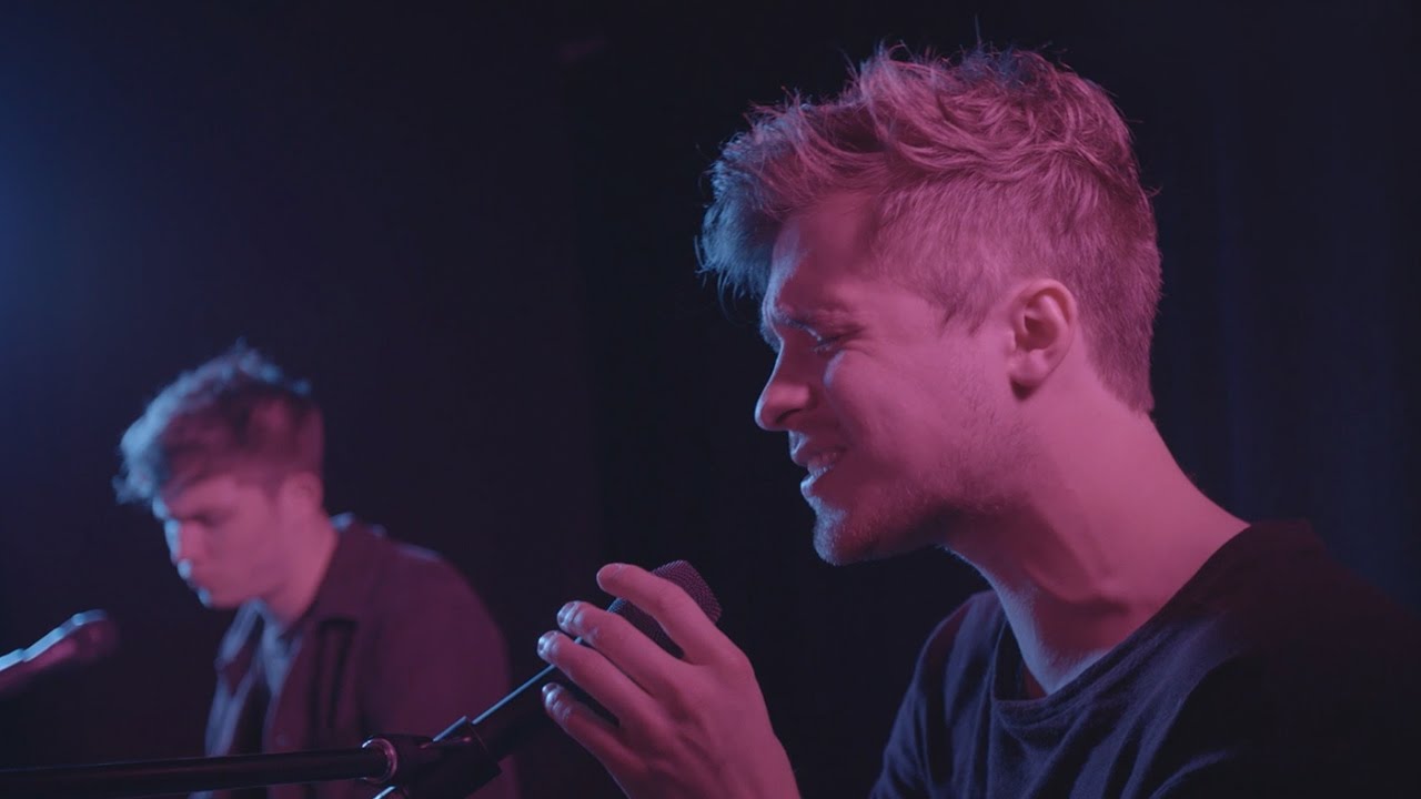 Aquilo Performs "Sorry" Live - YouTube
