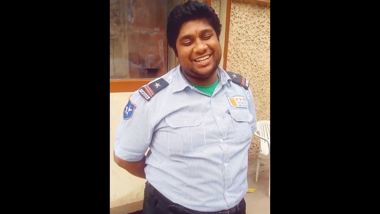 Kolkata Security Guard Singing like a Bollywood singer - YouTube