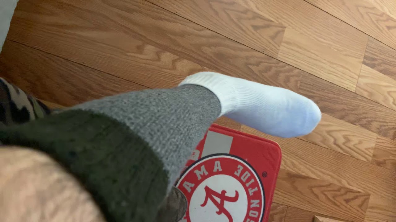 Tapping my foot - YouTube