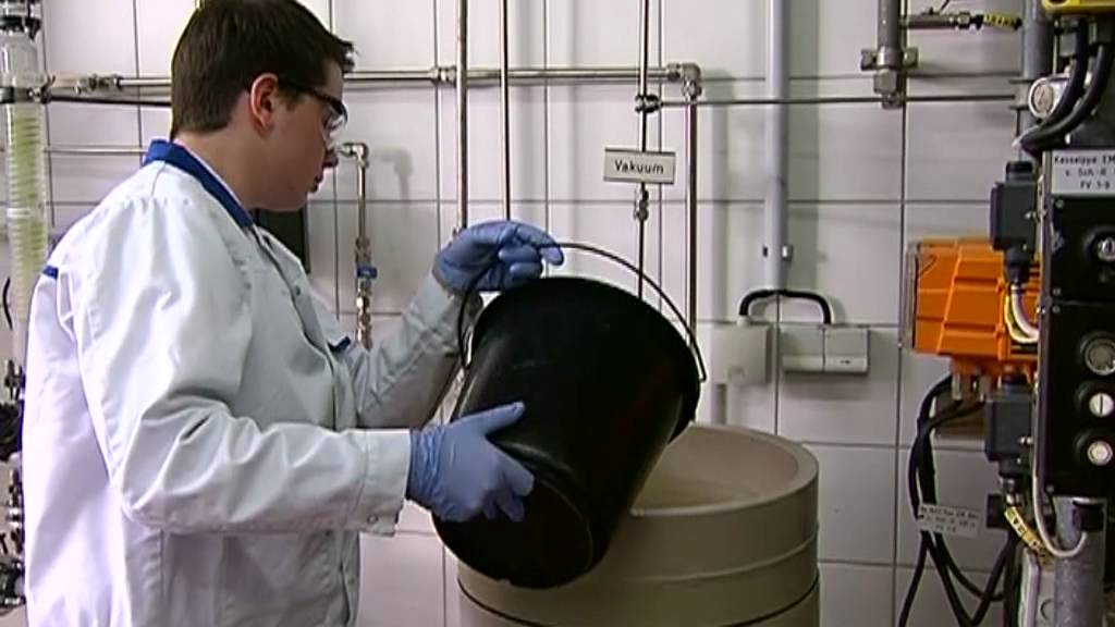 Dein Berufsstart in der Industrie: Chemikant/-in - YouTube