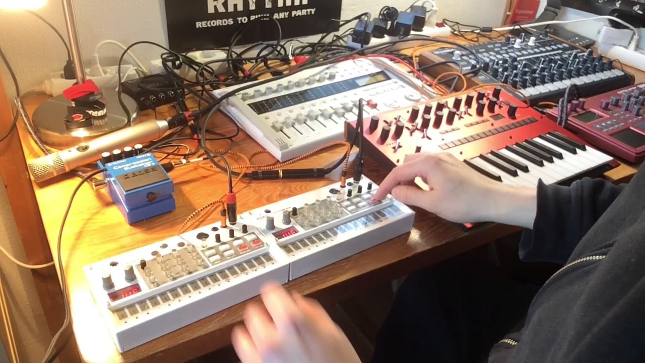 Two Korg Volca Sample quick jam - YouTube