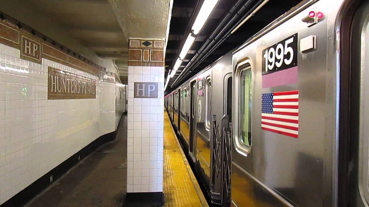 R62 (7) Train At Hunters Point Ave - YouTube