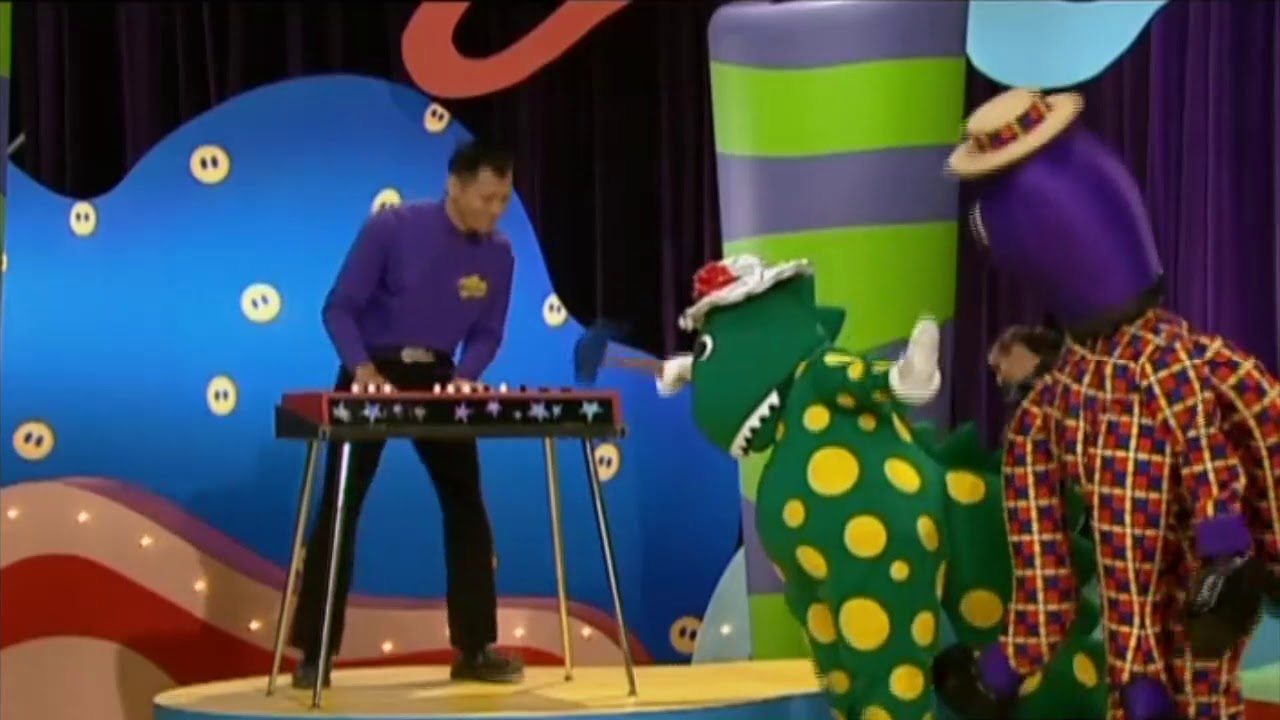 We're Building A Set (Bit By Bit) (TV Series 3) - YouTube