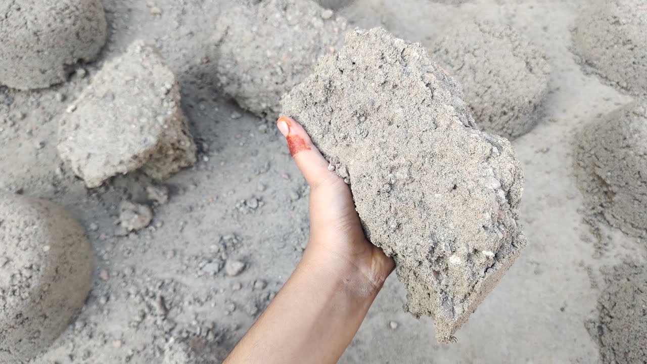 crunch treat is here 🤤 extra gritty chunks and blocks crumbling dry on ...