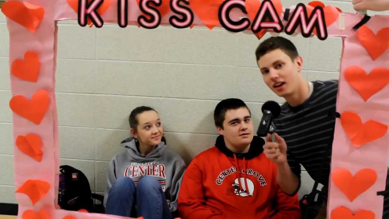 Real-Life Kiss Cam *HIGH SCHOOL EDITION* - YouTube