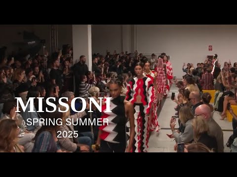 Missoni Spring Summer 2025 Women‘s Fashion Show - YouTube