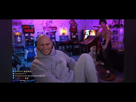 flyinguwe farts in slow motion