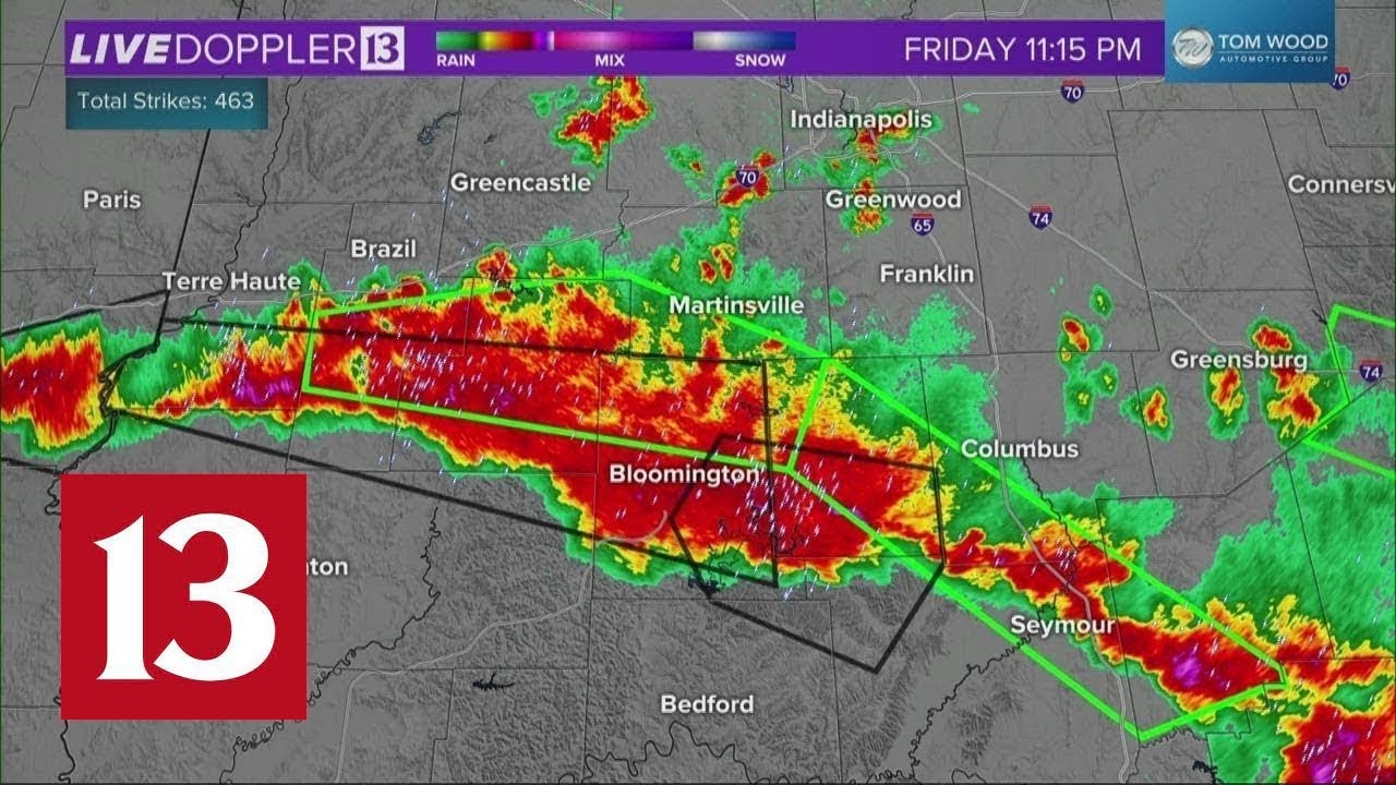 Intense storms spur flash flooding in southern Indiana - YouTube