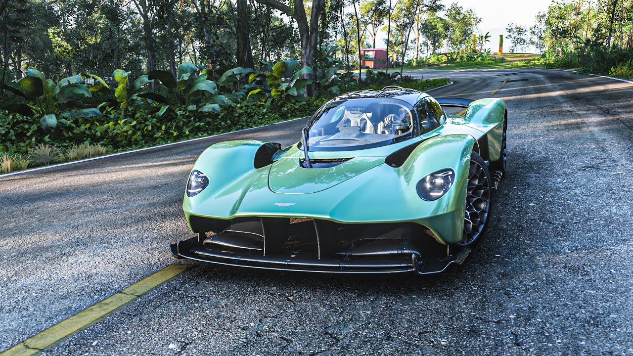 Driving the Aston Martin Valkyrie in Forza Horizon 5 – Insane Speed and ...