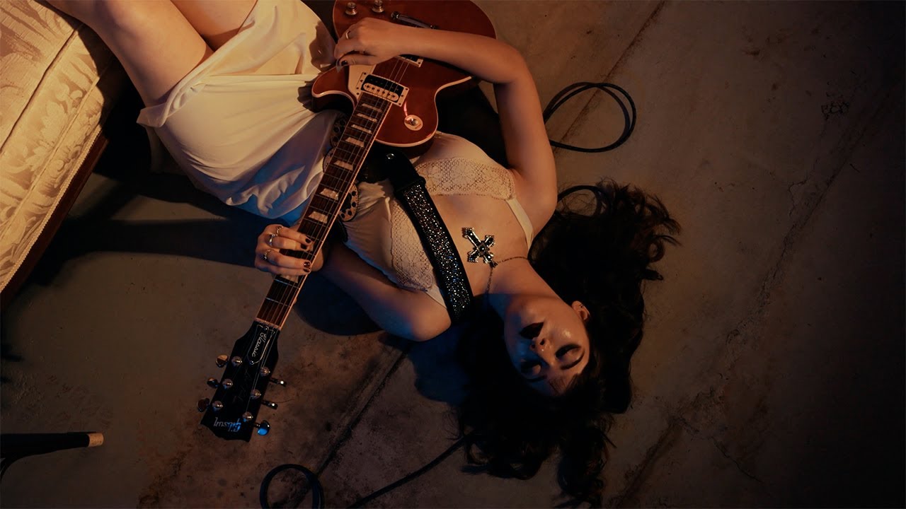 Solya - 19 (Official Music Video) - YouTube